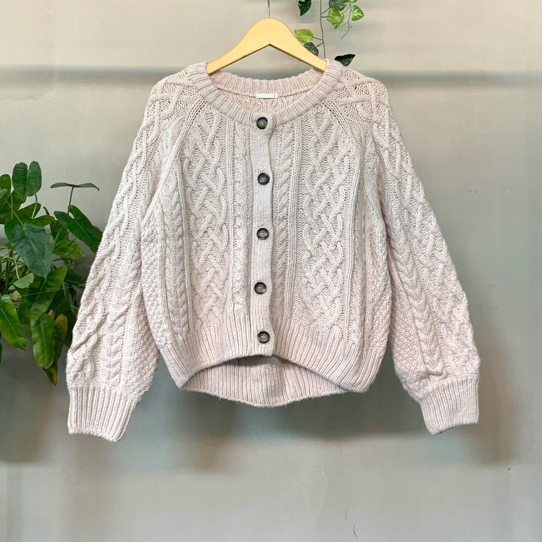 CARDIGAN KEPANG CABLE CREAM GU UNIQLO, Fesyen Wanita, Pakaian Wanita ...