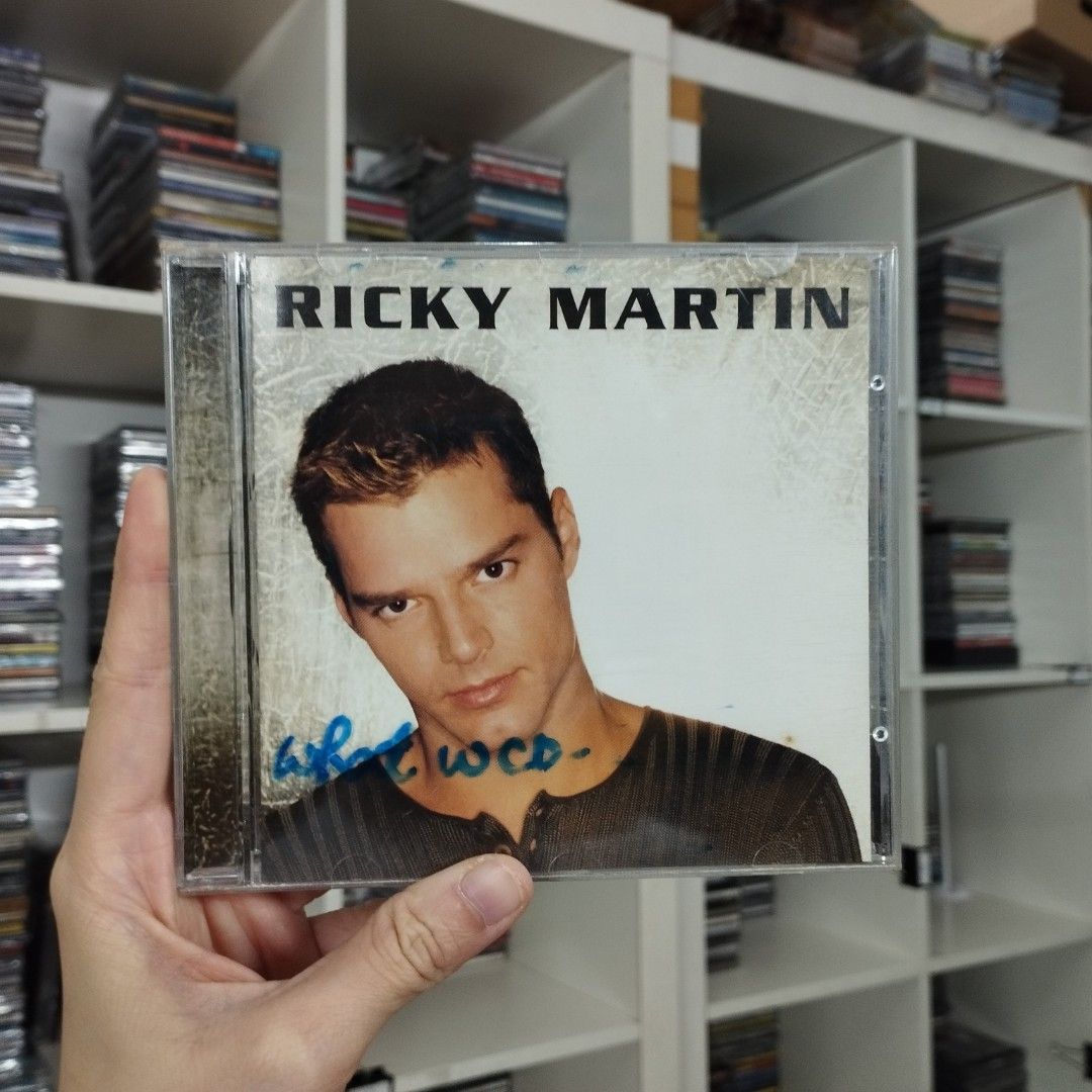 (CD) RICKY MARTIN, Hobbies & Toys, Music & Media, CDs & DVDs on Carousell