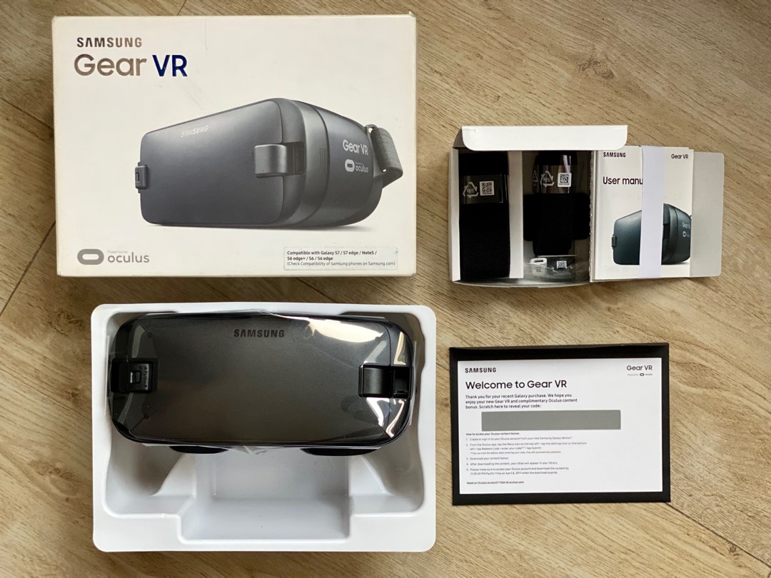 Discontinued Samsung Gear VR SM-R323 Powered by Oculus on Carousell
