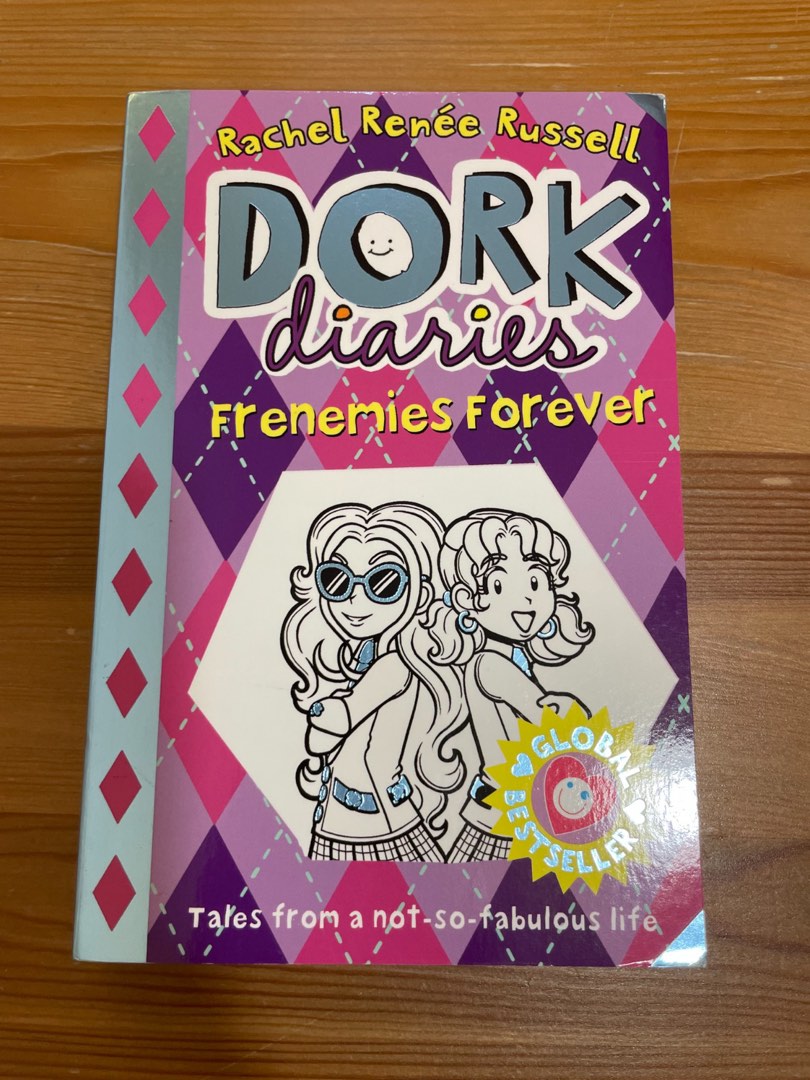 Dork Diaries Frenemies Forever: Rachel Renee Russell, 興趣及遊戲, 書本 & 文具, 小朋友書 - Carousell
