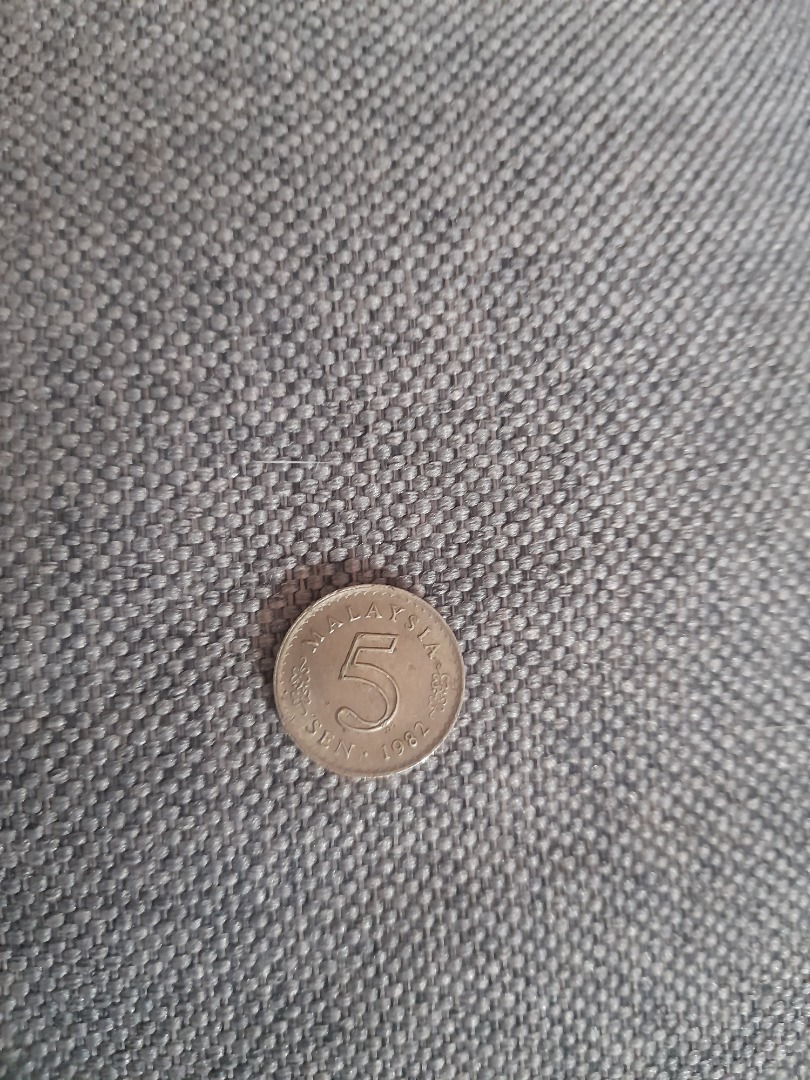 DUIT SYILING LAMA 5 SEN TAHUN 1982, Hobbies & Toys, Collectibles ...