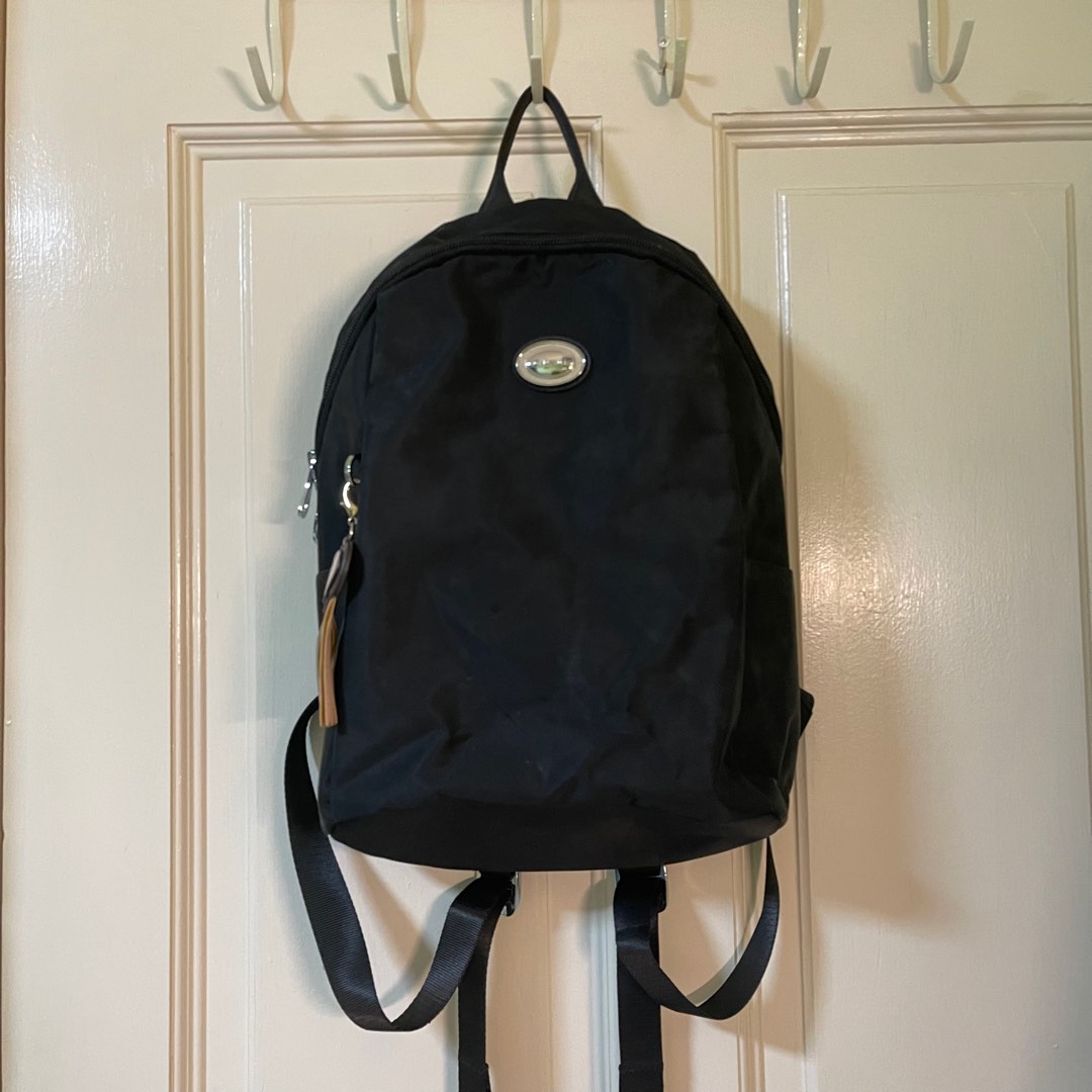 G. DAVIN - Medium-Sized Plain Black Backpack, Women's Fashion, Bags & Wallets, Backpacks on ...