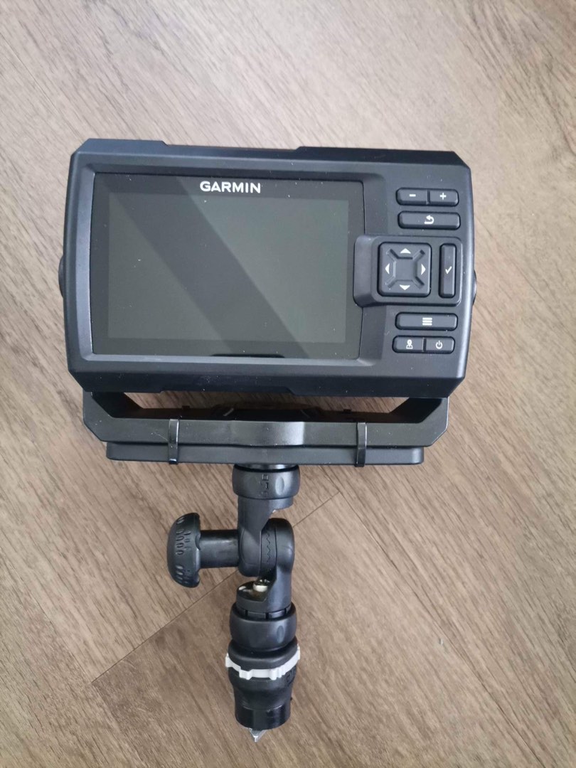 Garmin Striker Vivid Cv With Gt Hw Tm Transducer Fishfinder With Angle Adjustable Connector