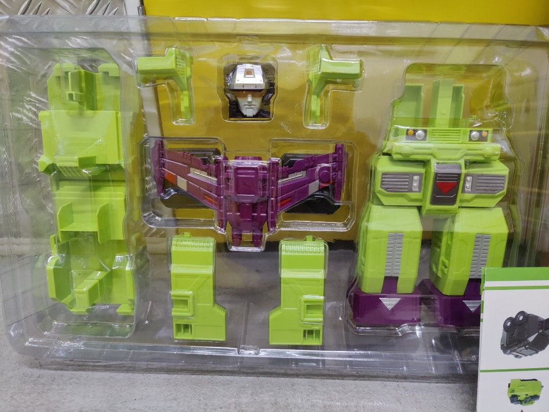 Jinbao Oversized Transformers Devastator with upgrade kit 2.0, Hobbies ...