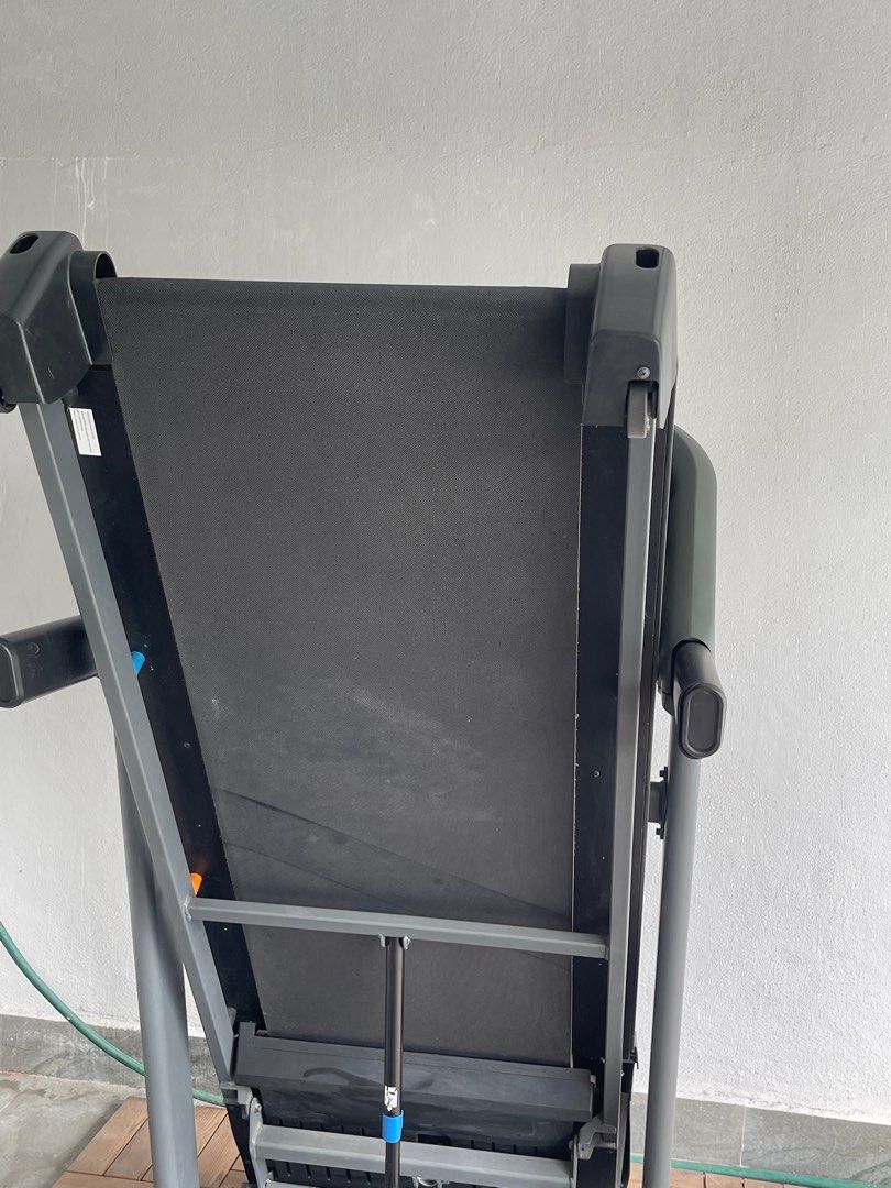 Johnson Threadmill Horizon T101 , Sports Equipment, Exercise & Fitness ...