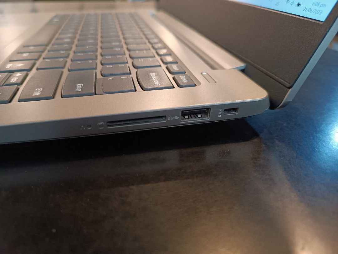 Lenovo IdeaPad 330 Series / Intel Core i5-8th Gen / 8GB RAM - 256GB SSD ...