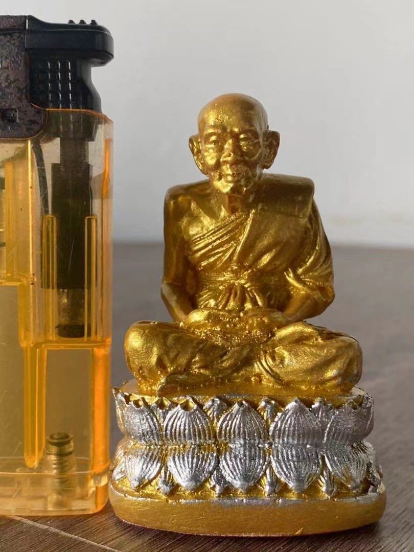 Lp Thuad Bucha Wat ChangHai, Hobbies & Toys, Memorabilia & Collectibles ...