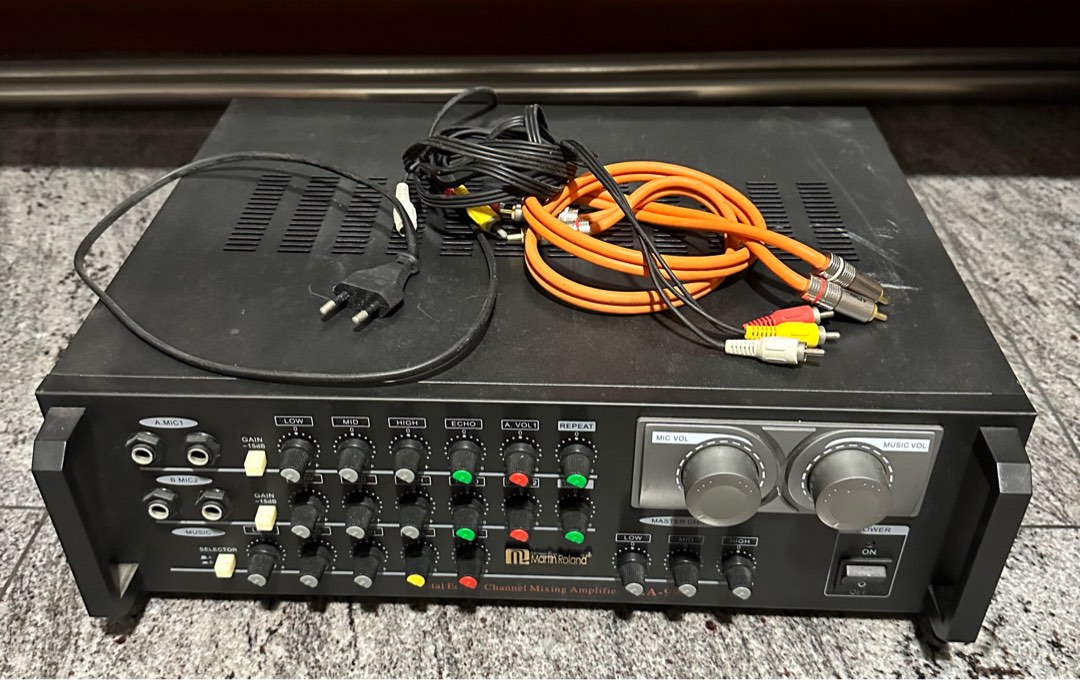 Martin Roland Digital Echo 7 Channel Mixing Amplifier KA-990, Audio ...