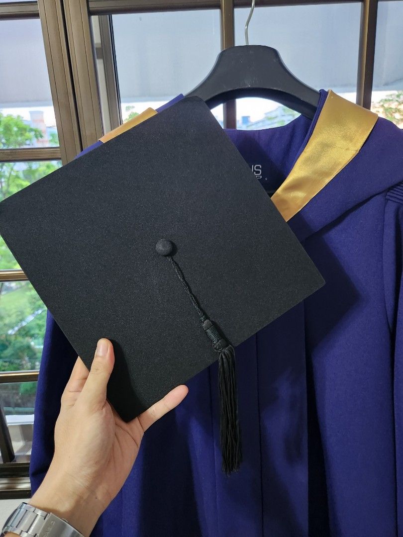 NUS Graduation Gown (Science), Men's Fashion, Coats, Jackets and ...