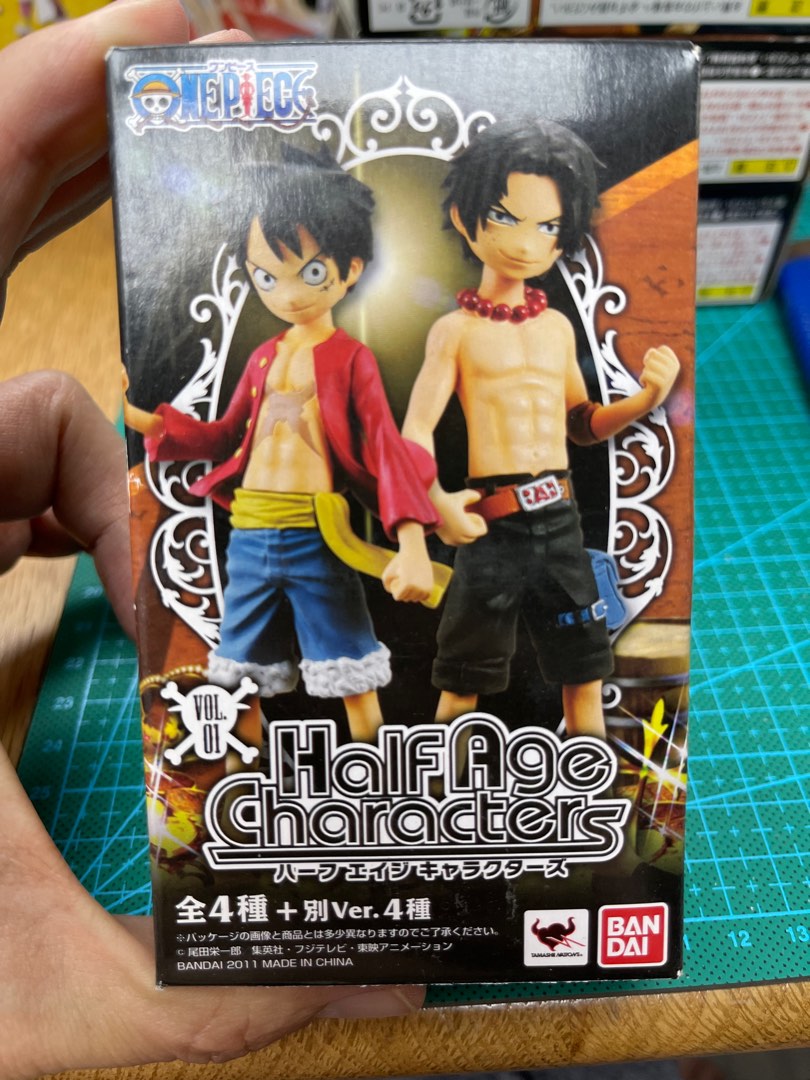 One Piece Half Age Characters Vol. 1-3, 興趣及遊戲, 玩具 & 遊戲類 - Carousell
