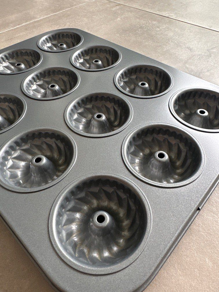 Pastry pan, Furniture & Home Living, Kitchenware & Tableware, Bakeware ...