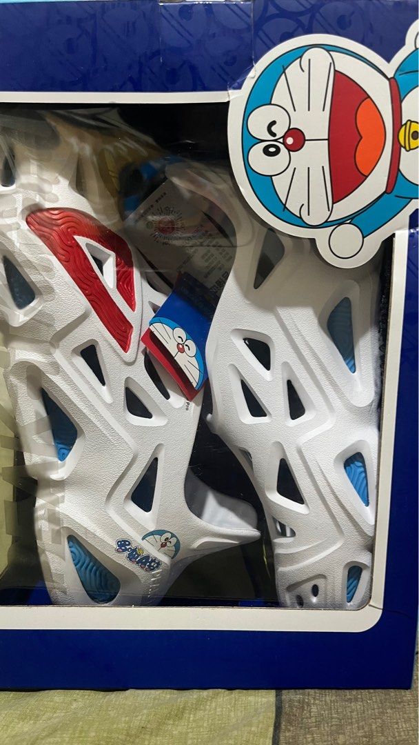 Peak taichi clogs doraemon limited edition on Carousell