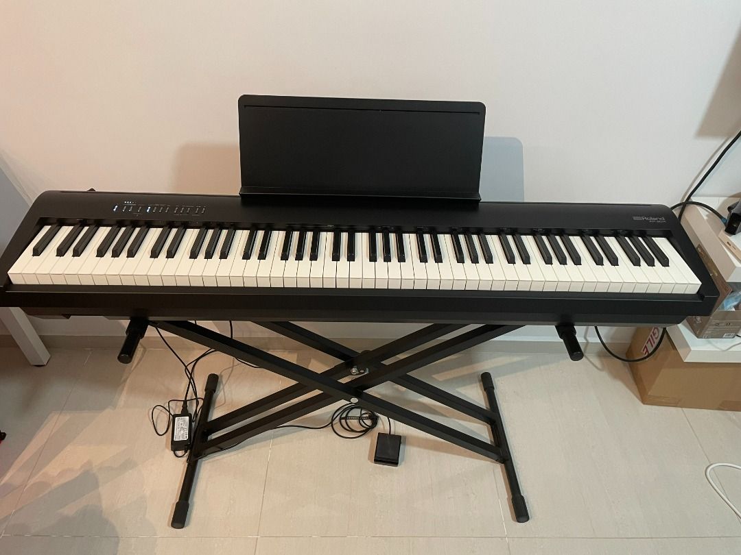 Roland FP-30X Black Digital Piano Portable 88 Weighted Keys, Hobbies ...