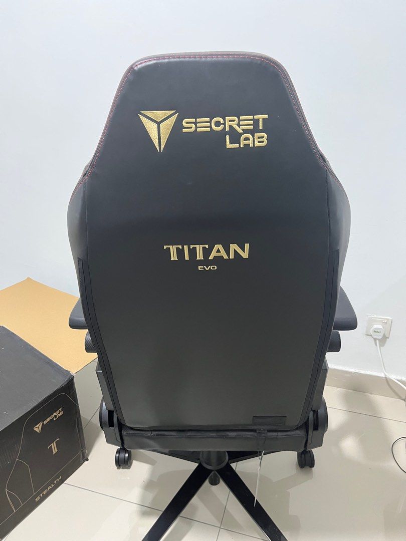 Secret Lab Titan Evo 2022, Furniture & Home Living, Furniture, Chairs ...