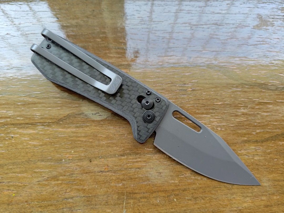 SOG Ultra XR Lock Folding Knife With Carbon Fiber, Sports Equipment ...