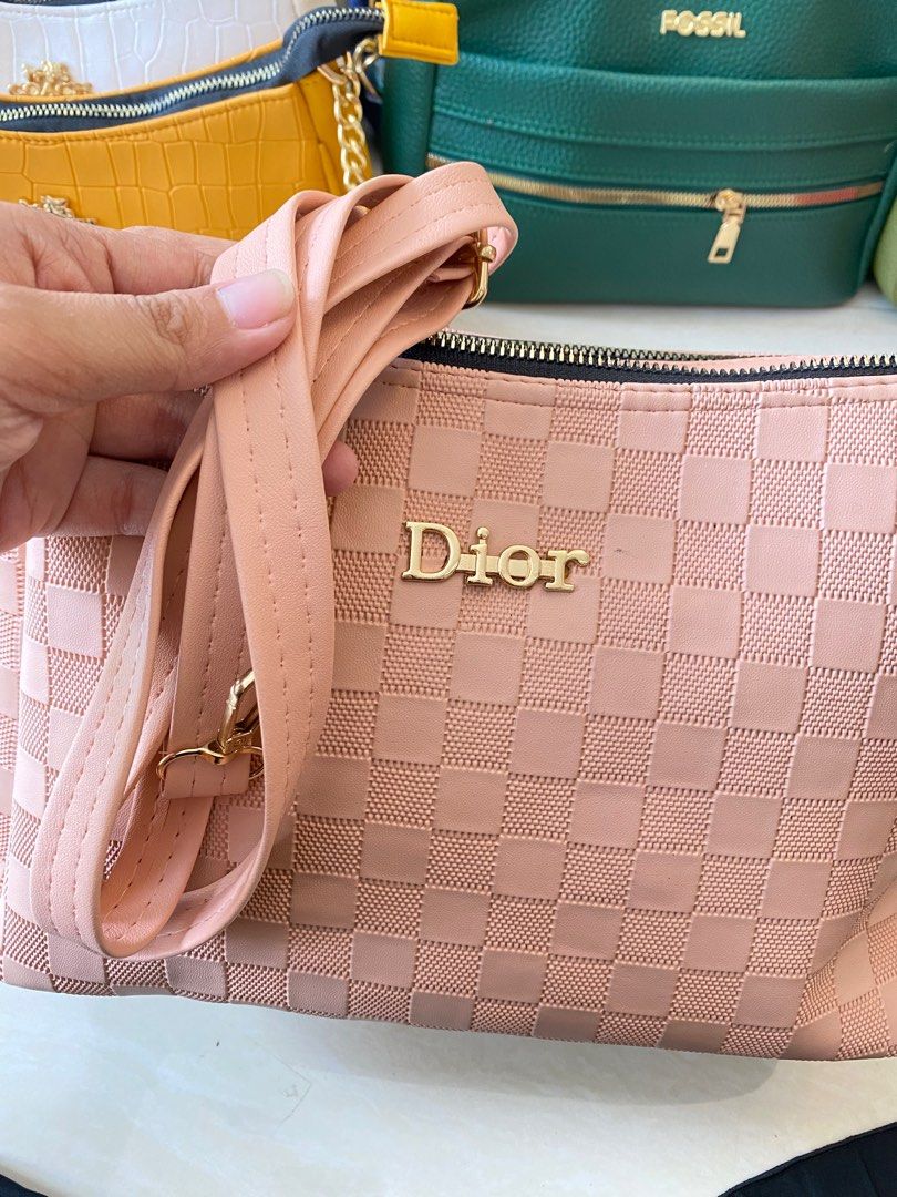 Tas Dior Pink 2 Ruang ada talpan ya, Fesyen Wanita, Tas & Dompet di ...