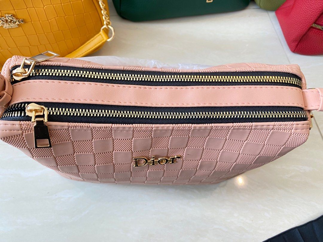 Tas Dior Pink 2 Ruang ada talpan ya, Fesyen Wanita, Tas & Dompet di ...