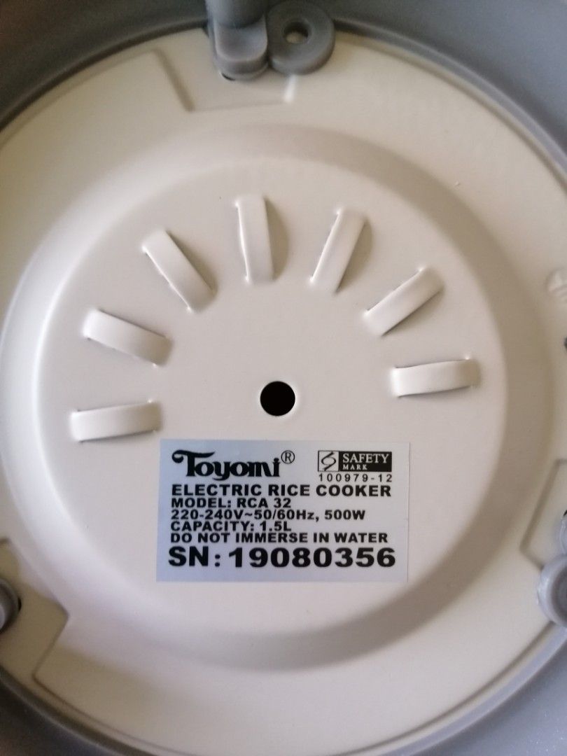 Toyomi 1.5L electric rice cooker, TV & Home Appliances, Kitchen ...