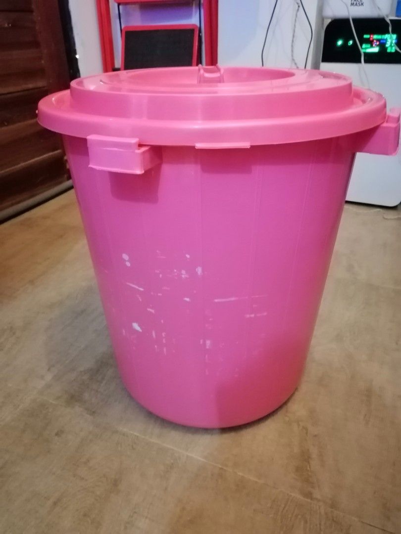 USED Orocan utility can - 58 liters (pink) on Carousell