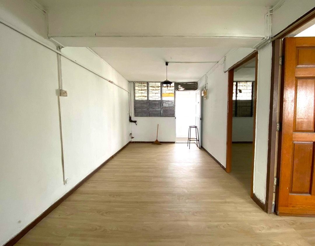 Vacant Unit Near mall and MRT, Property, For Sale, HDB on Carousell