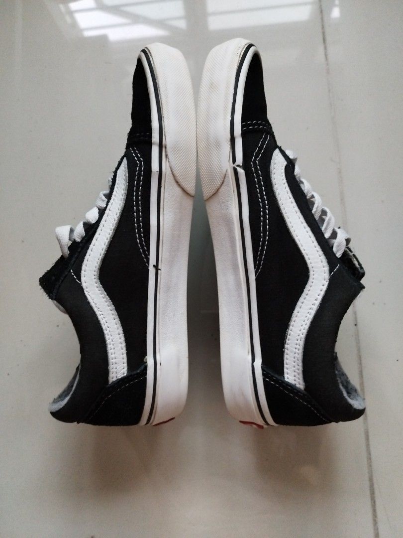 Vans classic (authentic), Women's Fashion, Footwear, Sneakers on Carousell