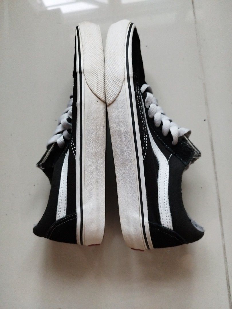 Vans classic (authentic), Women's Fashion, Footwear, Sneakers on Carousell