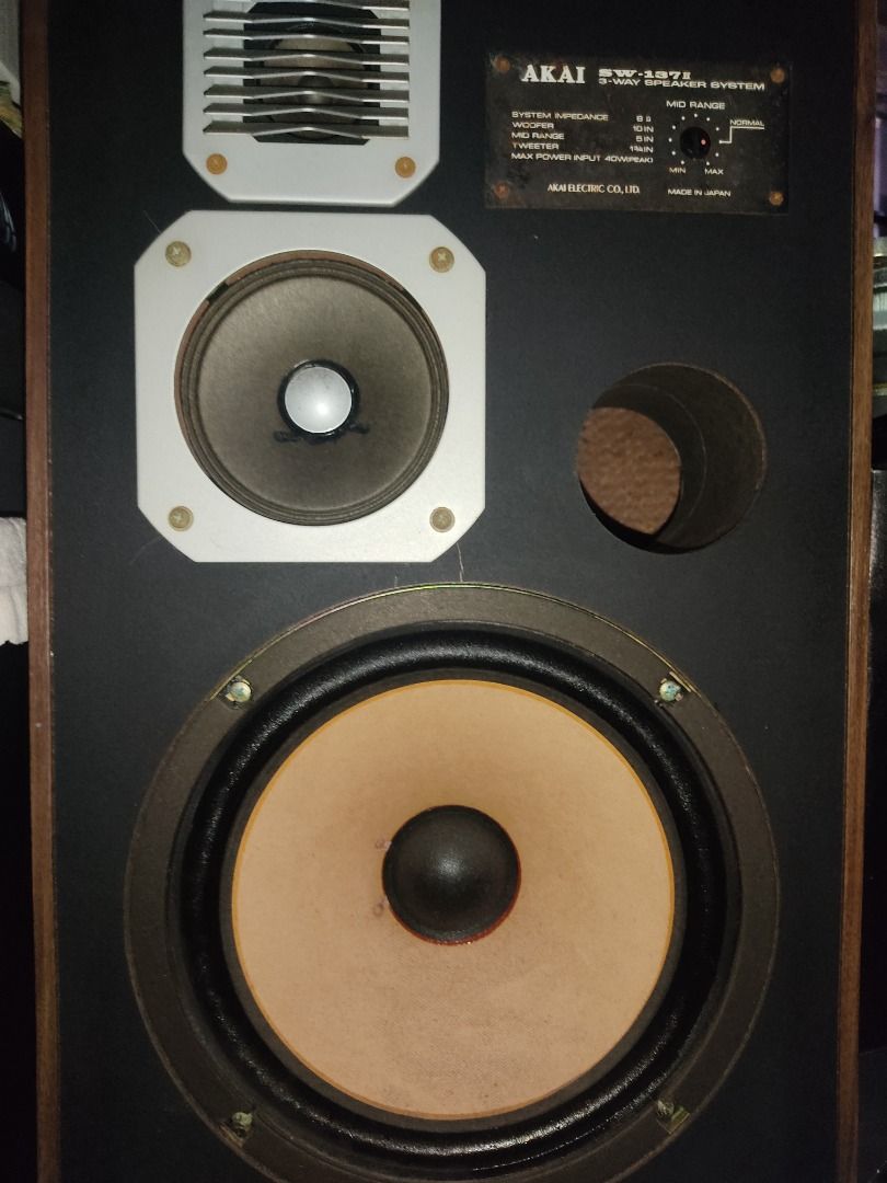 Vintage Akai SW-137II (1997-1980) 3-way speaker system, Audio ...