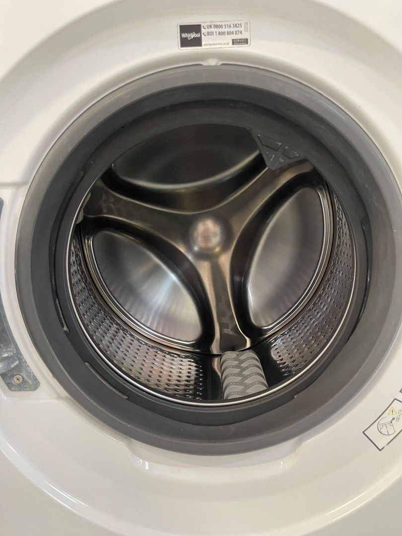 Whirlpool FSCR90420 washing machine Front-load 9Kg Condition 8/10 $300 ...