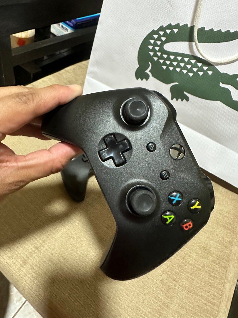 Xbox wireless controller with Pc adapter , Video Gaming, Gaming ...