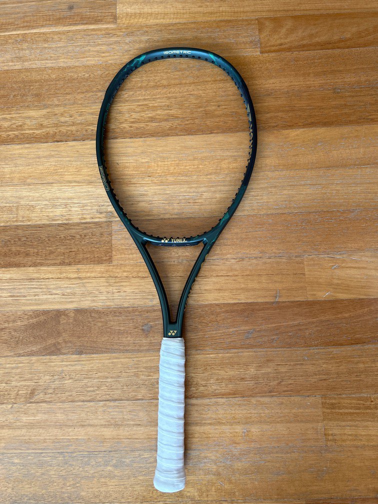 Yonex vcore pro 97 HD, Sports Equipment, Sports & Games, Racket & Ball ...