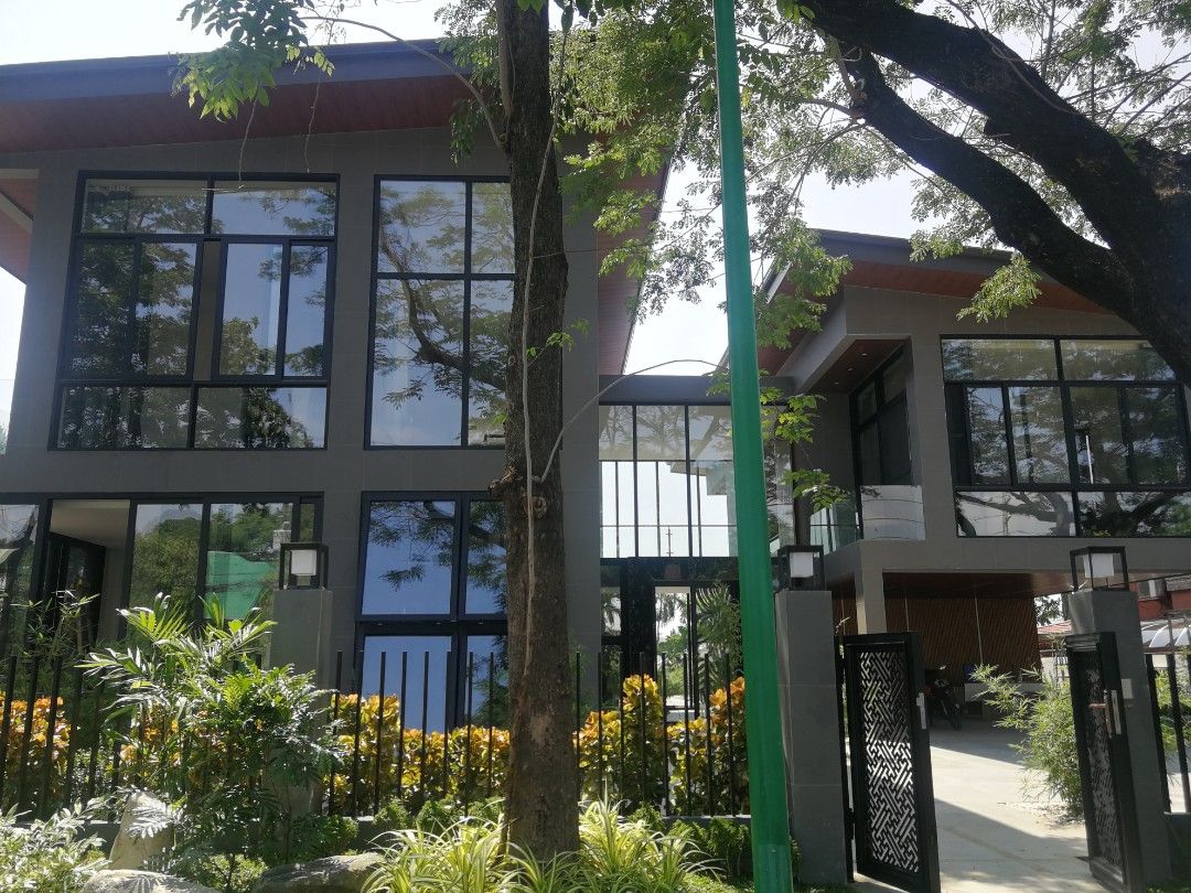 Ayala Alabang B/N 1,100 sqm., Property, For Sale, House & Lot on Carousell