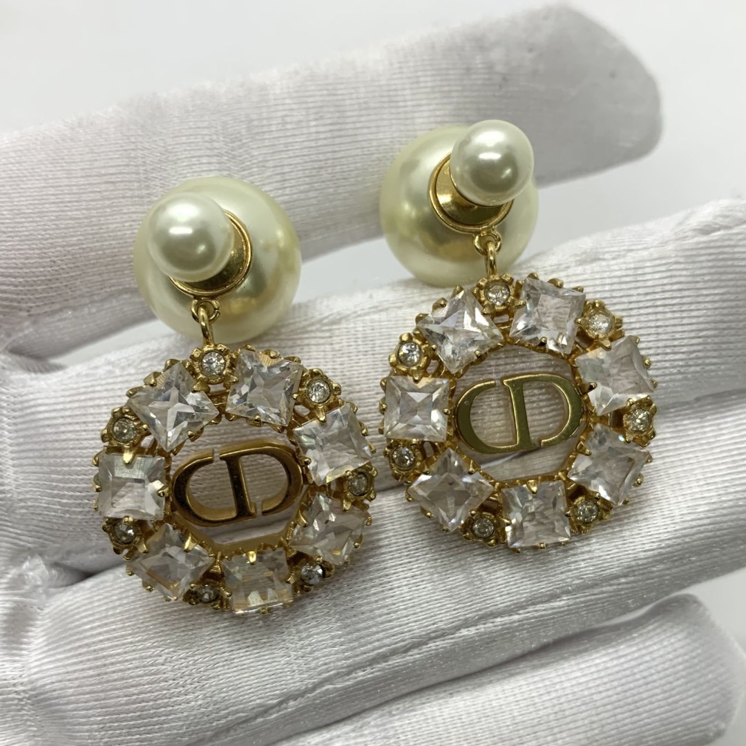 CHRISTIAN DIOR TRIBALES PEARL ROUND LOGO RHINESTONE EARRING 237016604 WE Luxury Accessories on Carousell