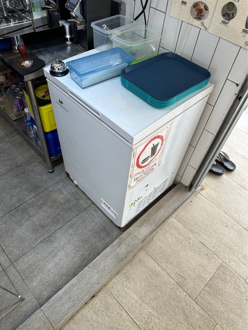 Continental Edison Chest Freezer (nego), TV & Home Appliances, Kitchen ...