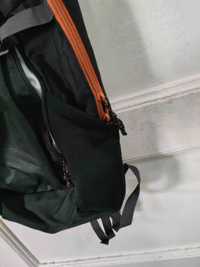 Decathlon Quencha Day Hike Bag, Men's Fashion, Bags, Backpacks on Carousell