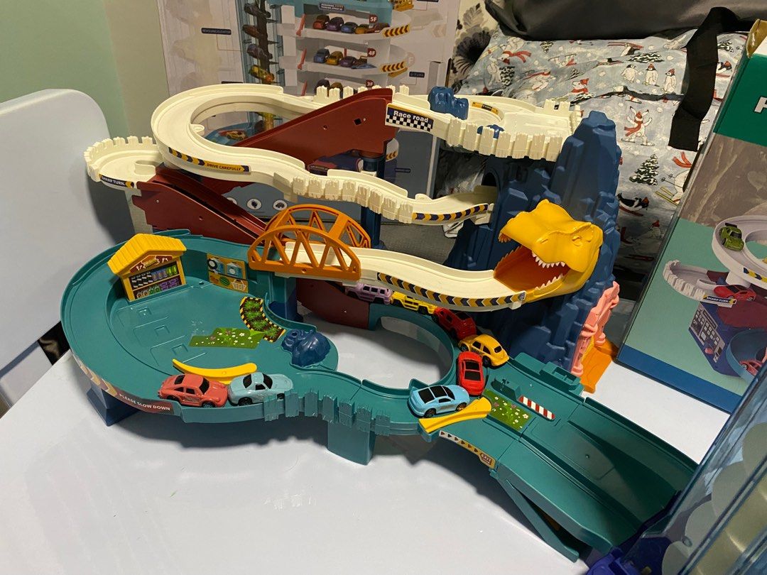 Dinosaur car track with Automated Multi Storey carpark toy, Babies ...