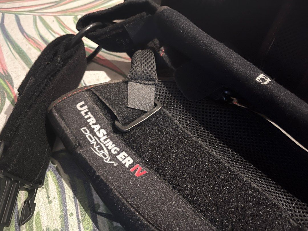 Donjoy UltraSling ER IV arm sling, Health & Nutrition, Medical Supplies ...