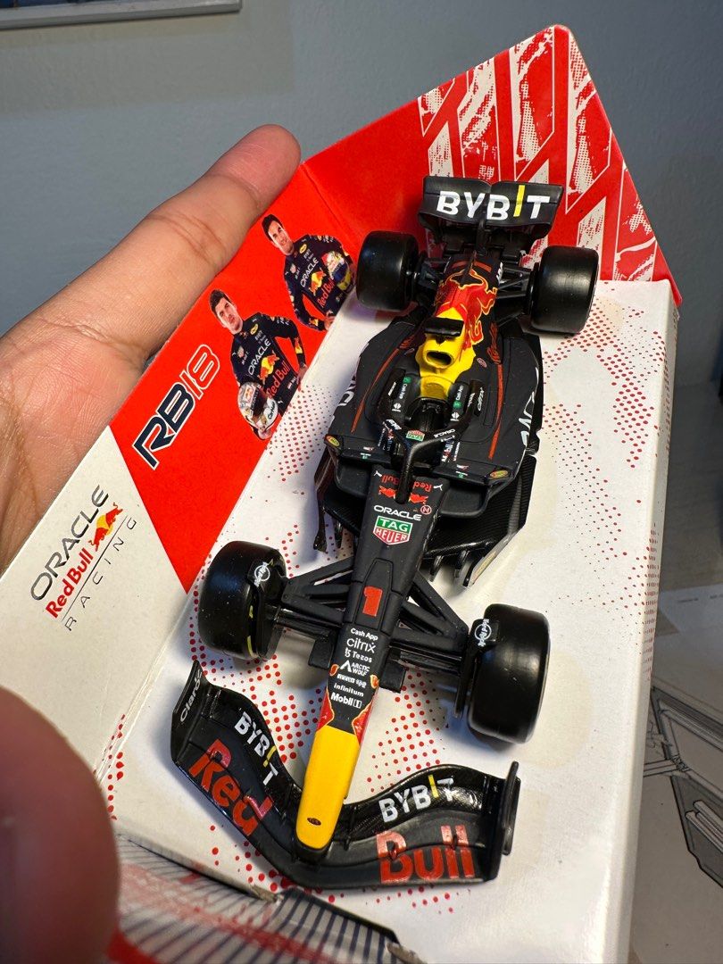 F1 Diecast Bburago Red Bull Racing RB18 2022 F1 World Champion Max ...