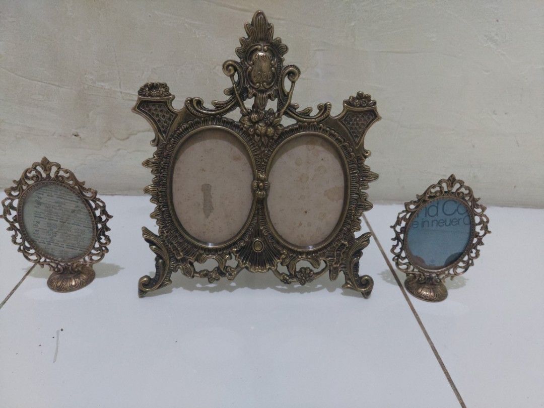 Frame foto Kuningan 1906, Antik, Furnitur di Carousell