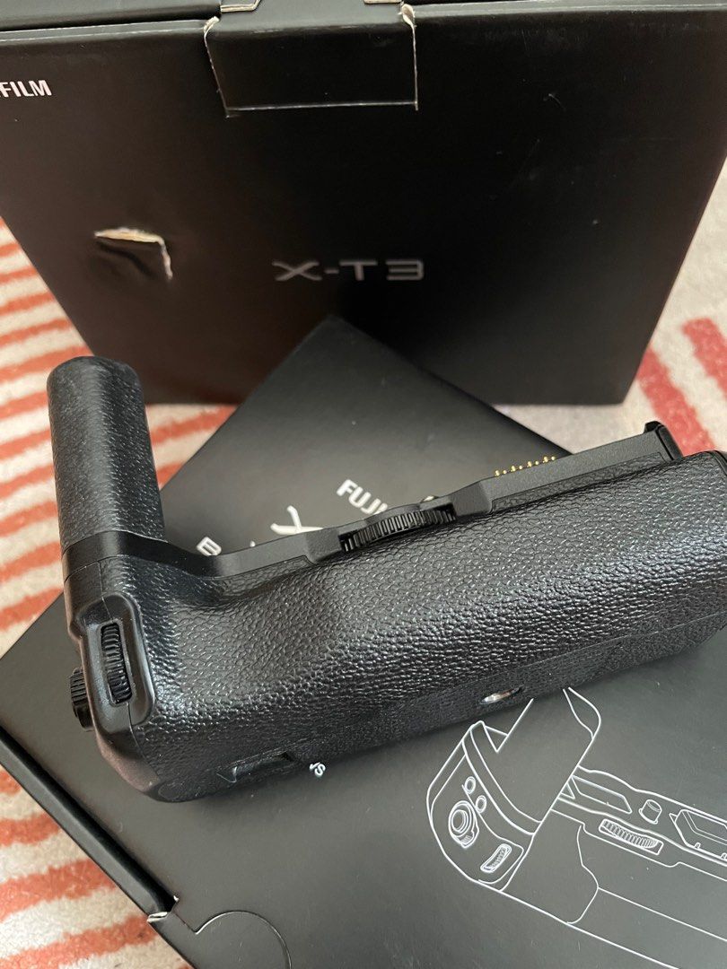Fujifilm XT3 (silver), Photography, Cameras on Carousell