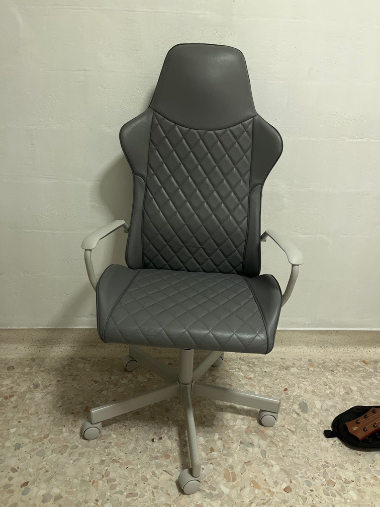 Gami ng chair, Furniture & Home Living, Furniture, Chairs on Carousell