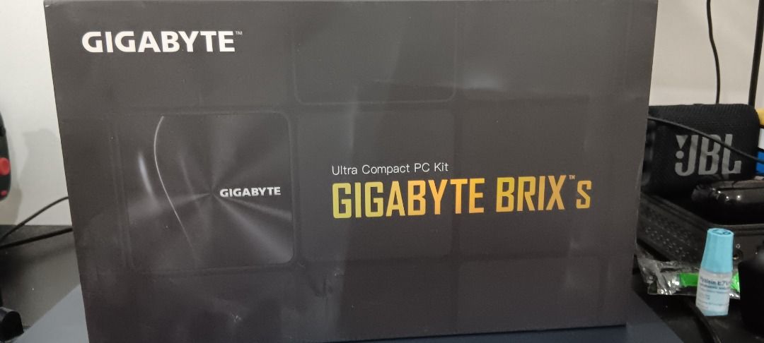 Gigabyte Brix S Mini PC Kit GB-BRR3H-4300-BWUS Brix AMD Ryzen R3-4300U ...
