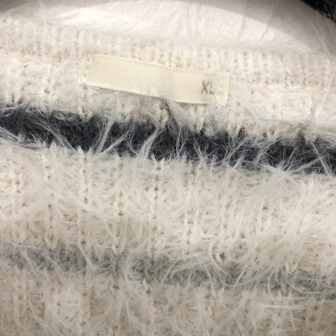 GU by Uniqlo Elegant Classy Fur Tops on Carousell