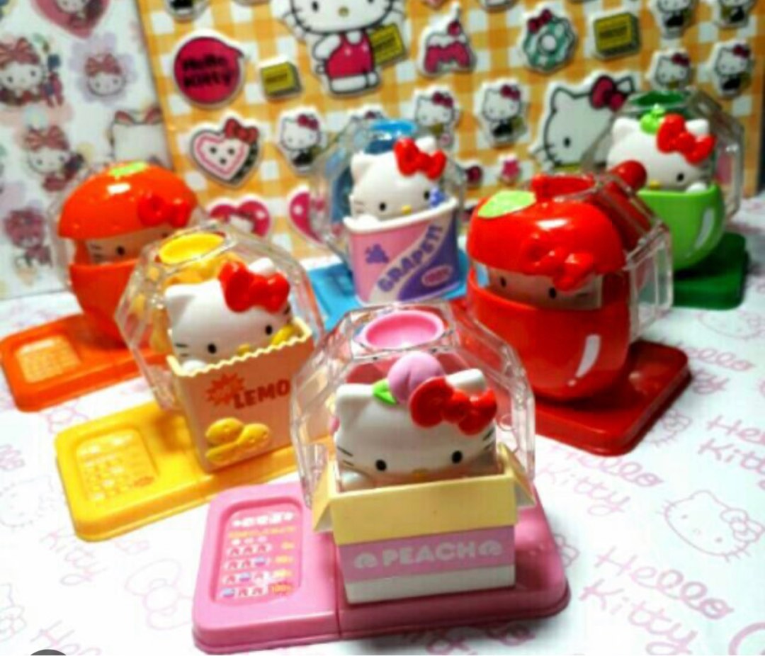 Hello Kitty Capsule Egg Divination Machine, Hobbies & Toys, Toys ...