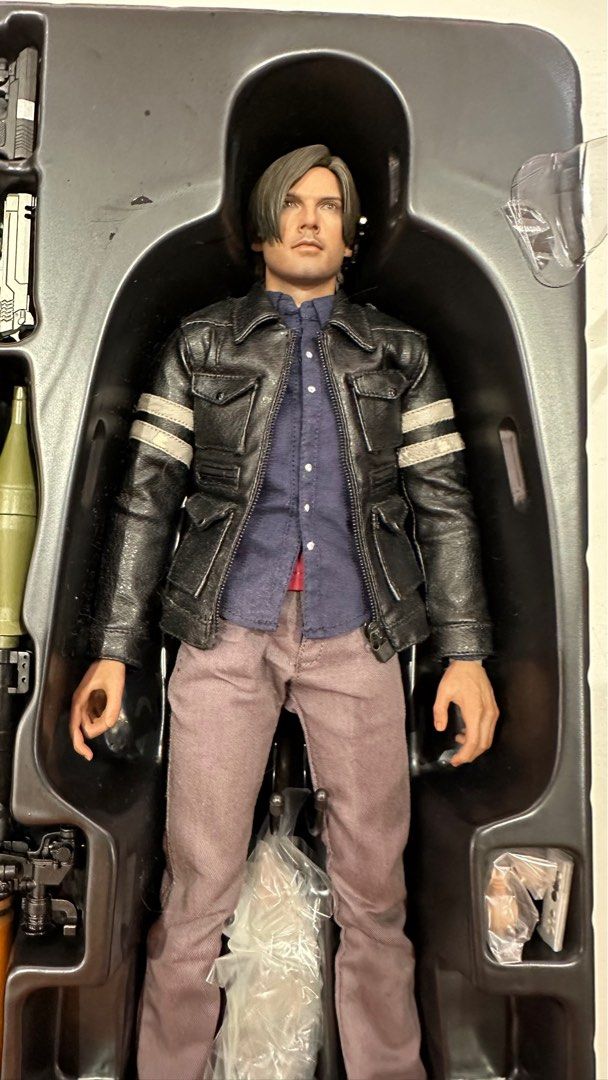 Hot Toys Resident Evil 6 / Biohazard 6 Leon Kennedy 1/6 Figure, Hobbies ...