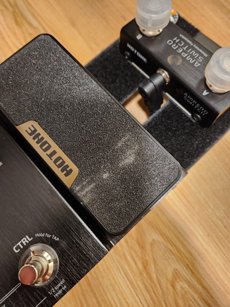 Hotone Ampero One multi-effects pedal, Hobbies & Toys, Music & Media ...
