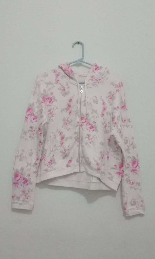 JAKET HOODIE BUNGA BRAND CABBAGES & ROSES UNIQLO on Carousell