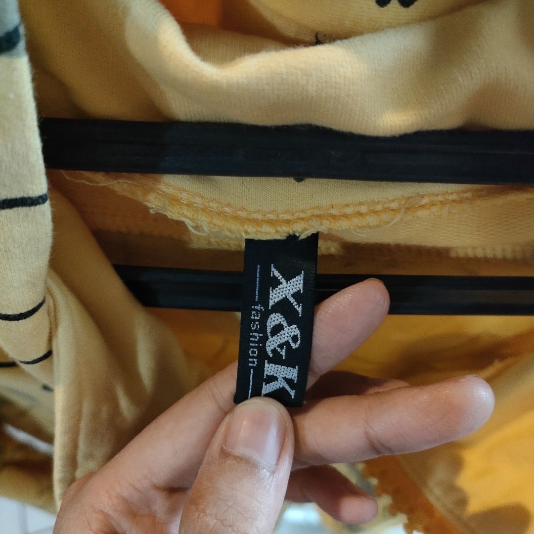 Jaket minnie mouse mickey mouse kuning jaket disney on Carousell