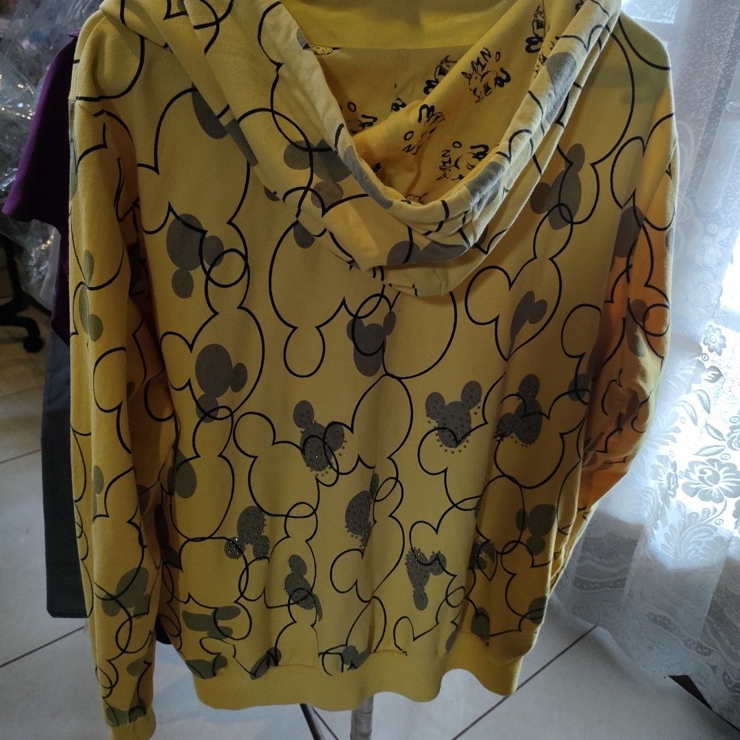 Jaket minnie mouse mickey mouse kuning jaket disney on Carousell