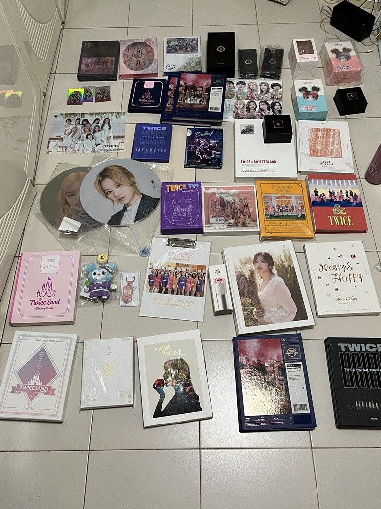 kpop merchandise collection, Hobbies & Toys, Memorabilia & Collectibles ...