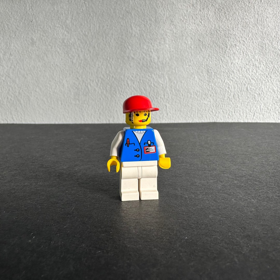 Lego Minifigure CC4061 Assistant Female, Hobbies & Toys, Toys & Games ...